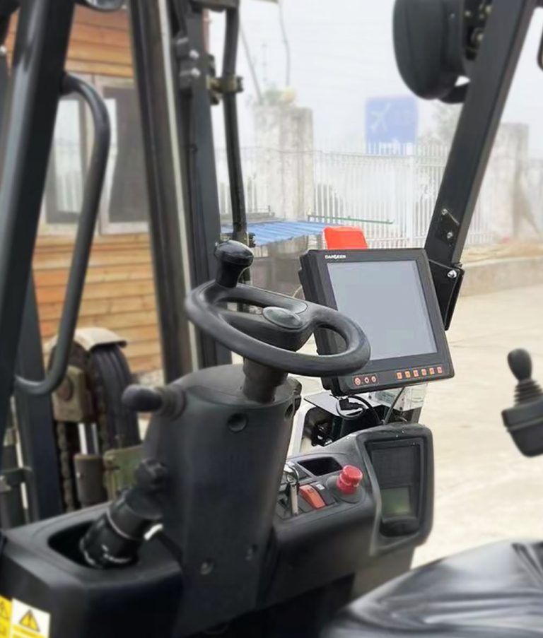 Darveen Android Vehicle Mount Computer Installed on Forklift in a ...